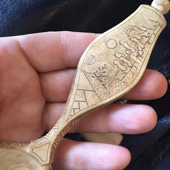 Kolrosing: Decorative Line Carving