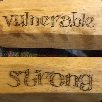 Kolrosing: Decorative Line Carving