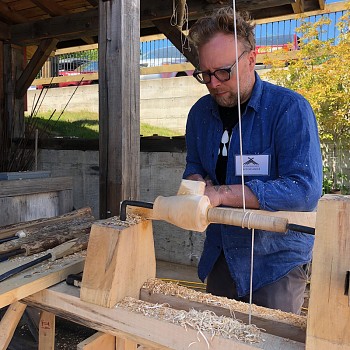 Pole Lathe: Turning