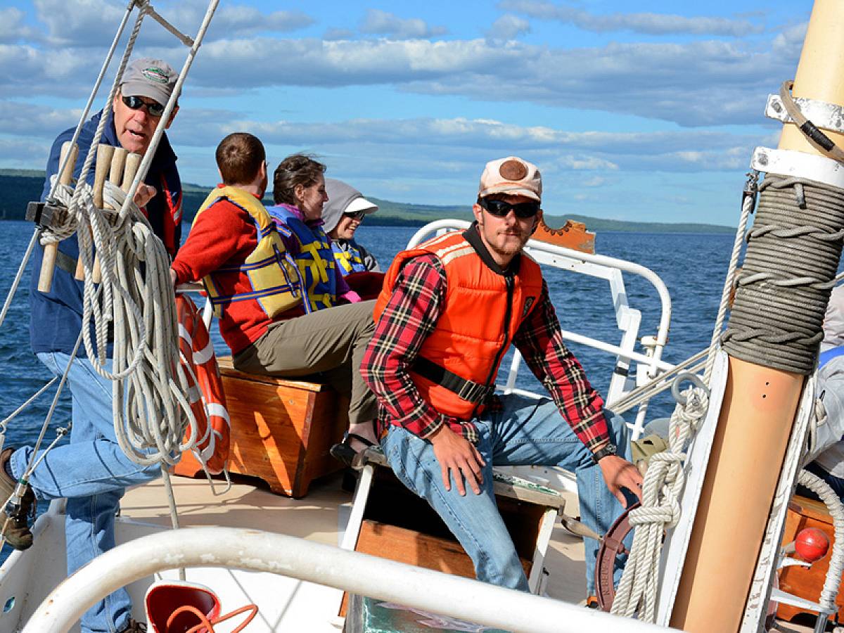 Volunteer Deckhanding